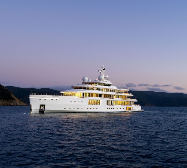 Yacht LUMINOSITY, Custom Mega Yacht | CHARTERWORLD Luxury Superyacht ...
